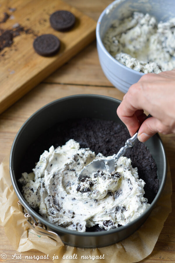 Oreo kook maasikatega