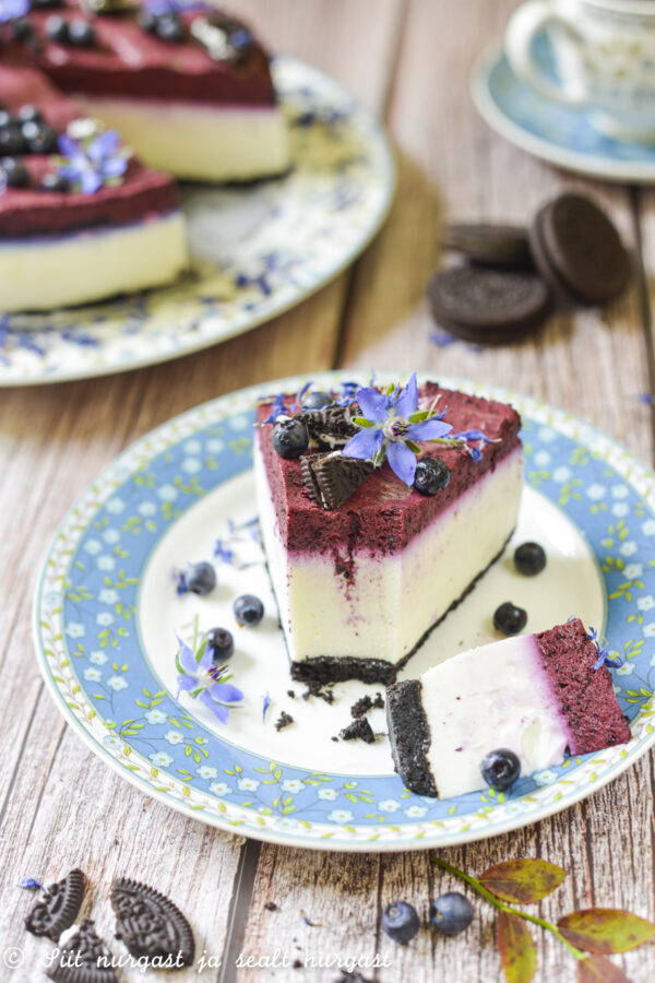 Tarretatud mustika-kohupiimakook Oreo küpsistega